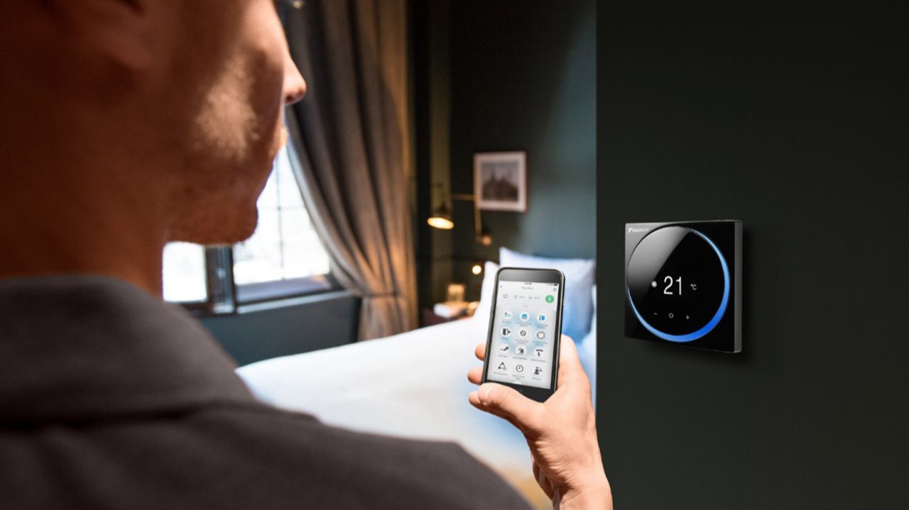 Madoka wired remote control | Daikin