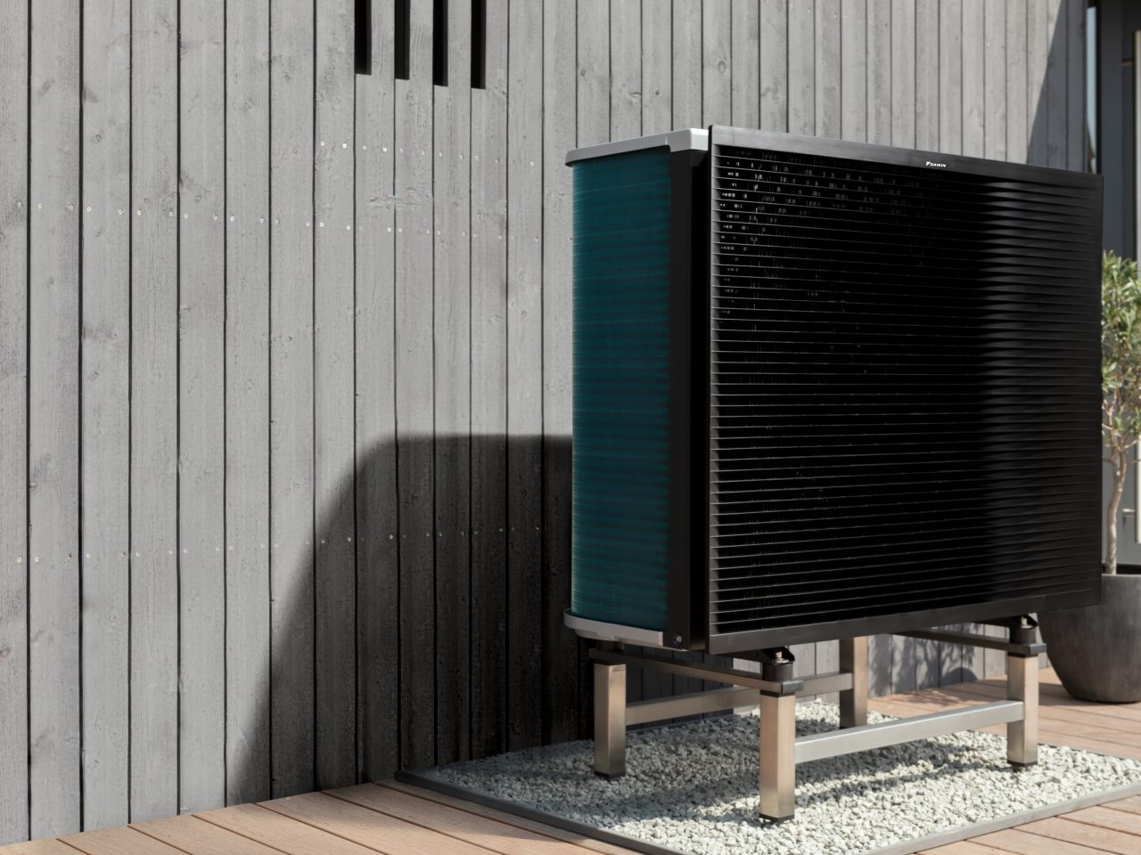 Air to water heat pump technology HT | Daikin